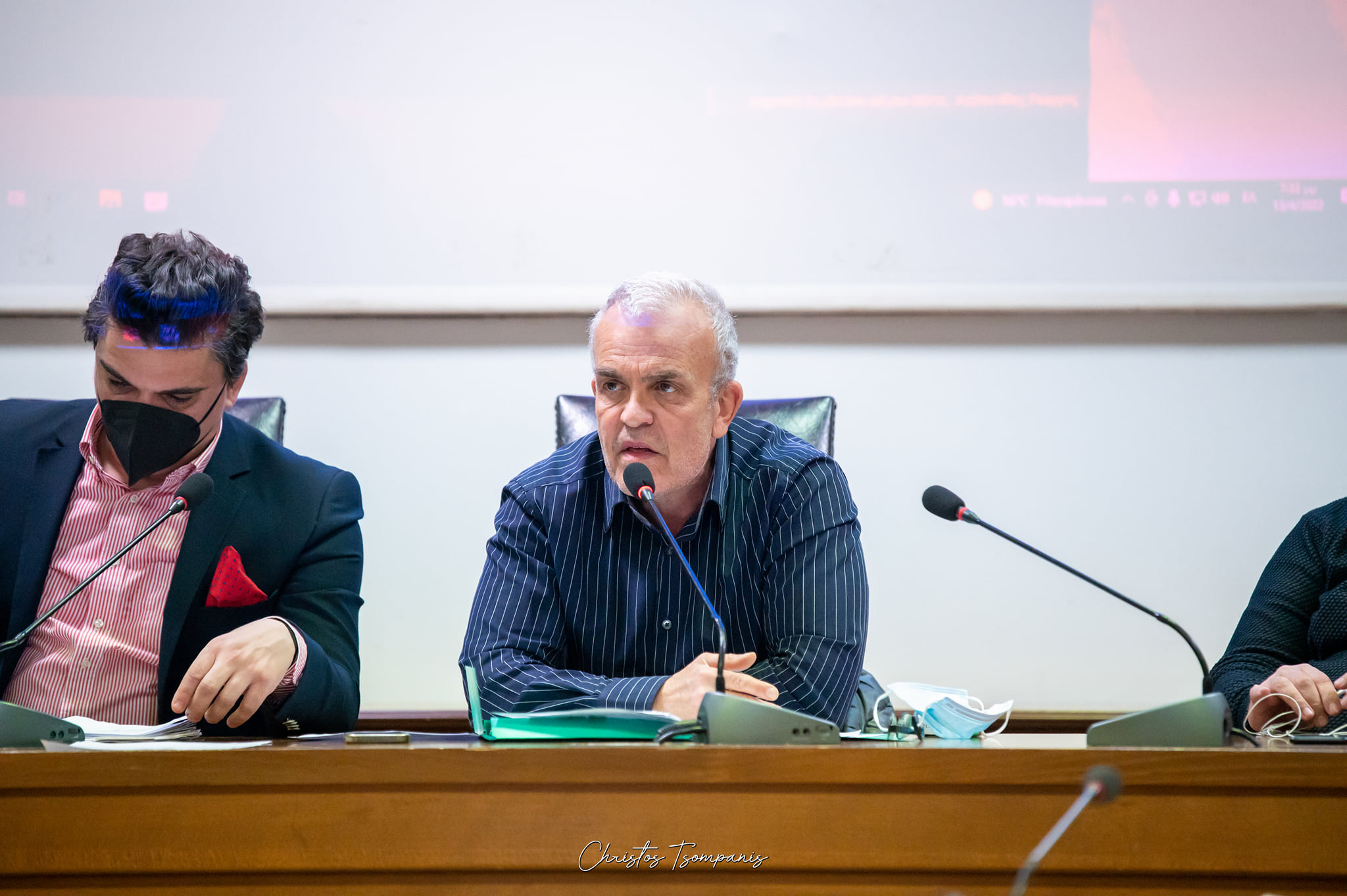Ευρεία σύσκεψη για την μεταφορά και κατάργηση τμημάτων του ΔΙΠΑΕ ...